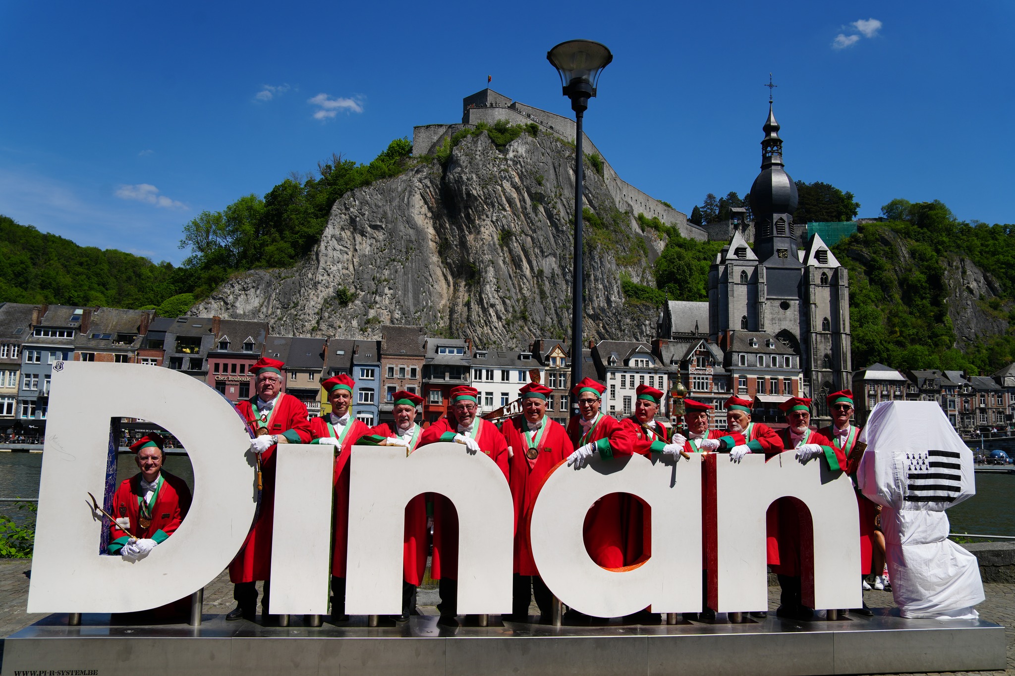 La Confrérie des Quarteniers de la Flamiche Dinantaise - Ville de Dinant